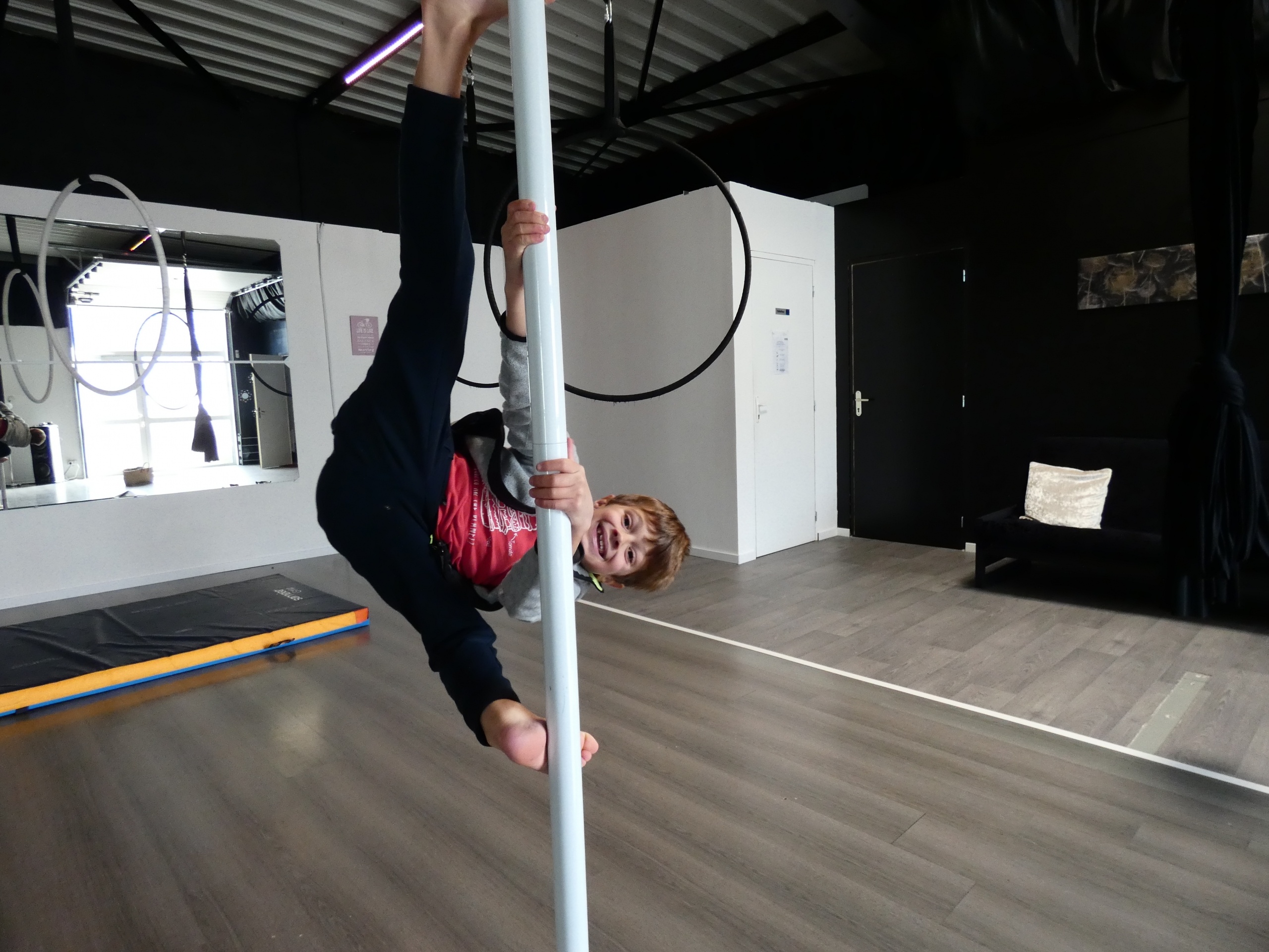 Pole Dance Enfants Ori Bird pole-dance-enfants-ori-bird